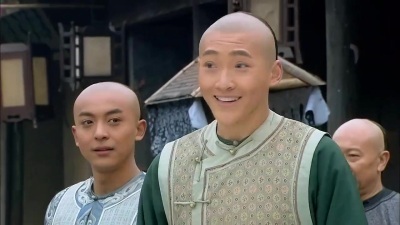 新还珠格格:小燕子屁股受伤,永琪暖心做棉花椅,真是令人羡慕