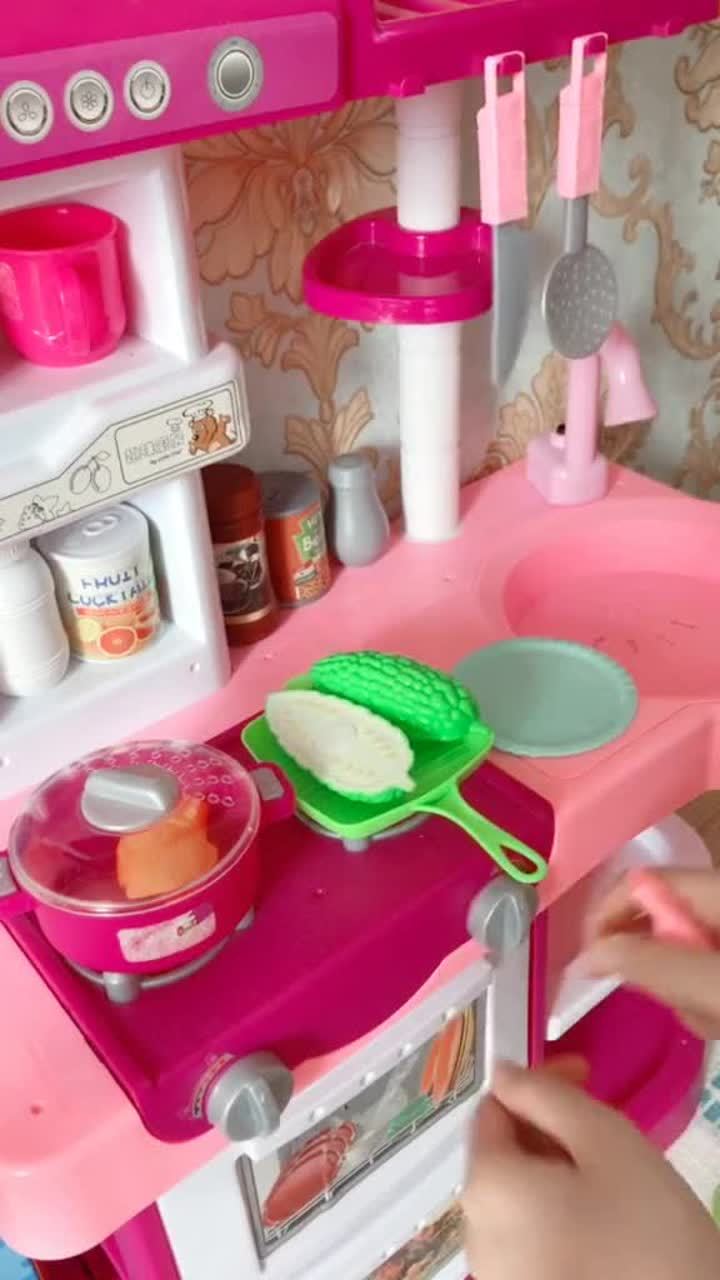 模仿妈妈做饭,厨房过家家玩起来!!