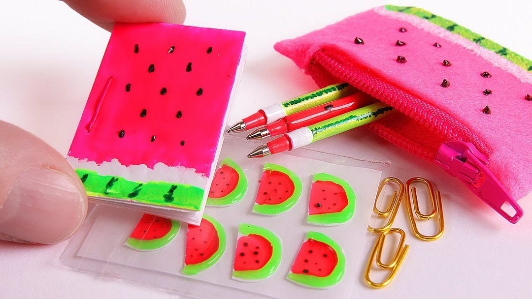 手工制作创意趣味的日用品:西瓜文具袋、铅笔、还有小本本