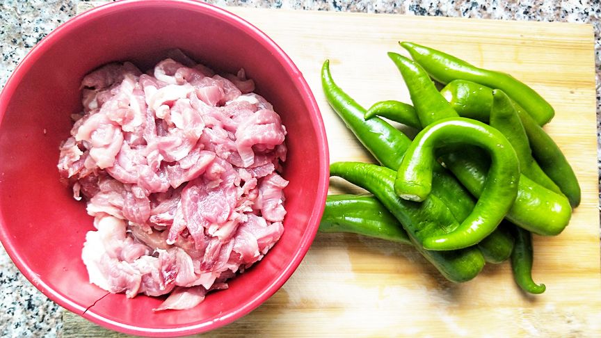 青椒炒瘦肉,好吃又简单,厨房新手也一看就会