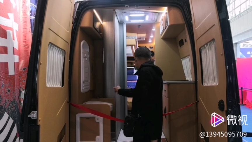 南京国际房车露营和自驾游博览会,工薪家族百姓房车10万起。