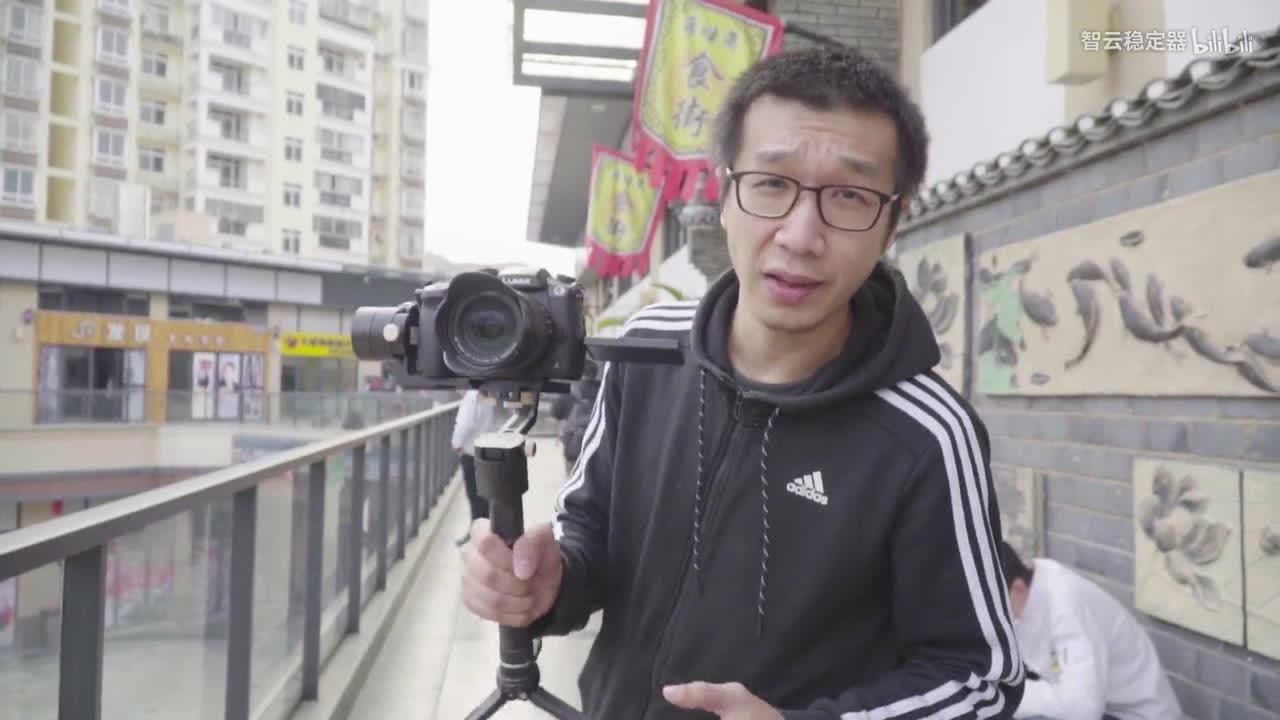 韩舞串烧的一镜到底能怎么拍?试试稳定器云鹤Plus的飞行模式!