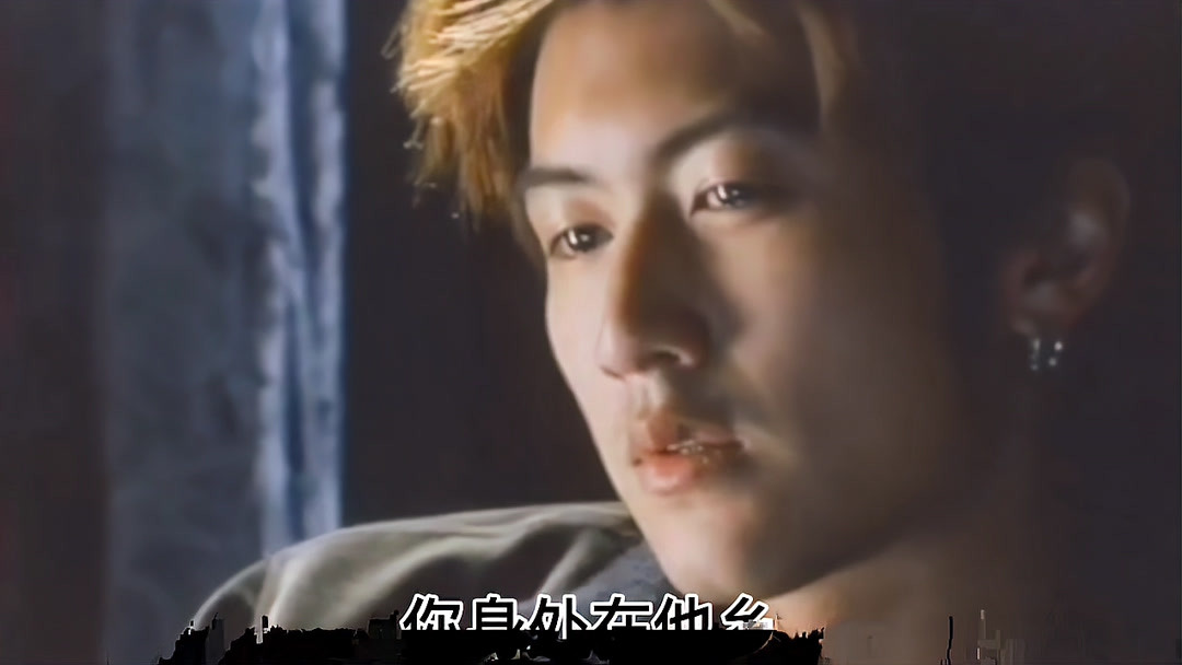 亲爱的你过得怎样,月亮恰似你那甜美的脸庞《想你的时候问月亮》