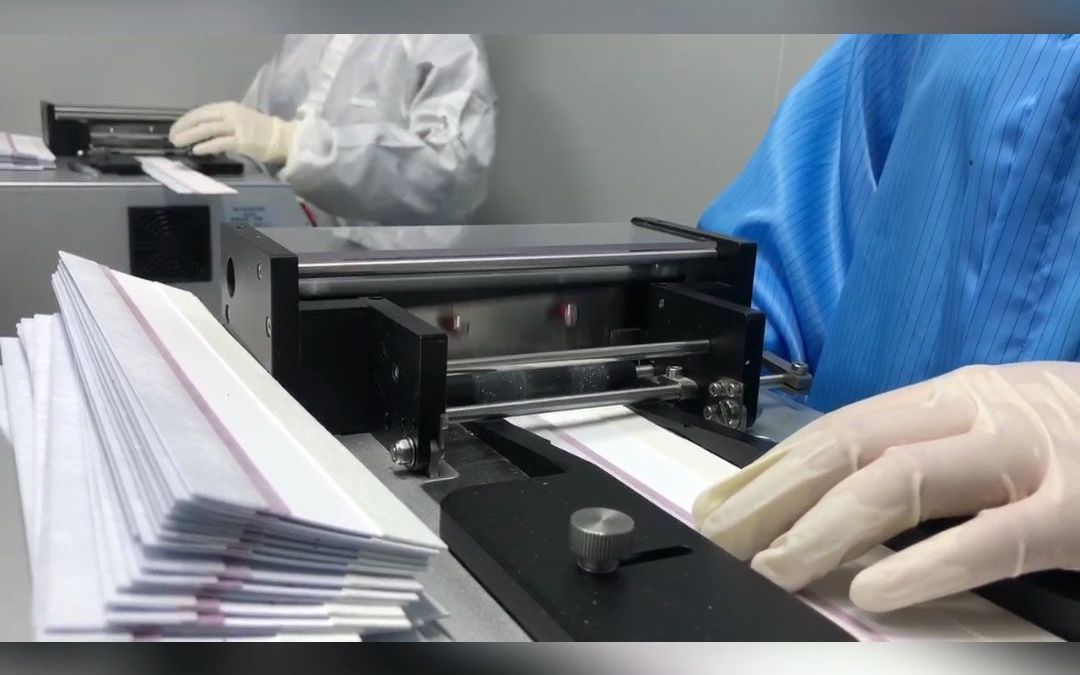 福建首批新冠病毒抗原检测试剂产品200万人份下线驰援泉州抗疫一线