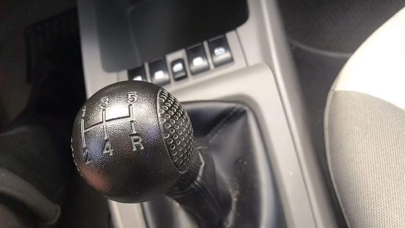 二手车被怀疑调过里程表,可用三种方法结合判断是否是真实公里数