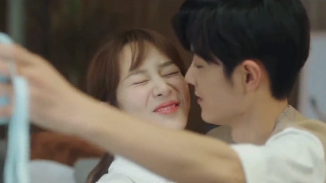 余生请多指教:顾魏当众表白,杨紫激动献吻,谁料被林爸撞见