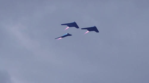 动画模拟世界首款隐身无人机攻击利剑,低空飞行突袭发射导弹