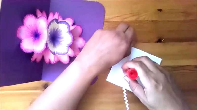 DIY立体花贺卡教程,简单易学,收藏了学习