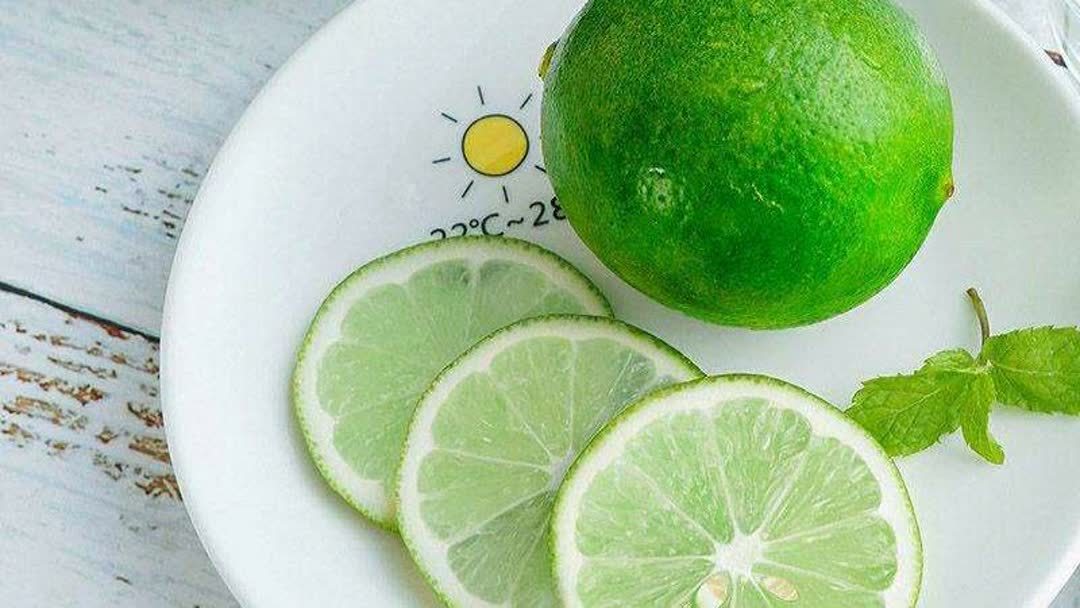 柠檬片放到茶水中,比单喝茶水效果好13倍!