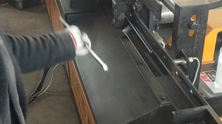 冷拔丝钢筋调直机切断机:调直完成品对比南方机直线度广锐