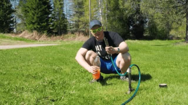 牛人邀朋友做火箭升空模拟,感觉这方法亮了