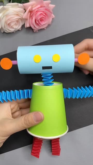手工制作,摇头晃脑纸杯机器人