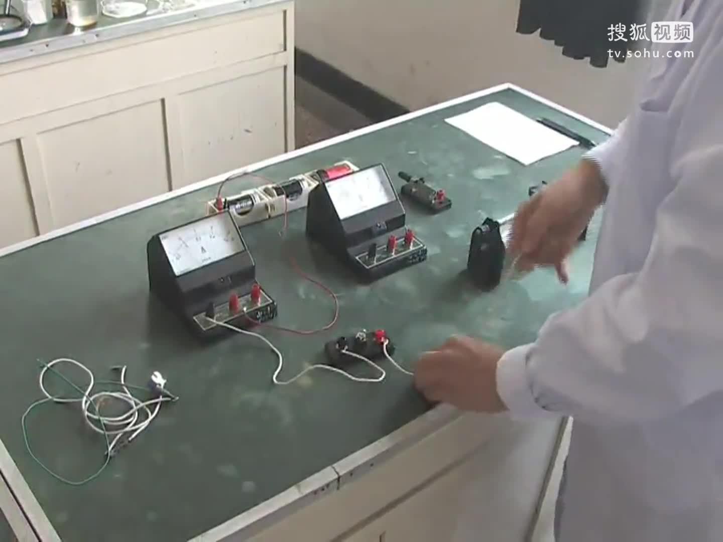 ...物理1对1:用电压表和电流表测定小灯泡的额定功率【中考物理微课】