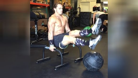 每日训练计划:crossfit运动员的核心训练