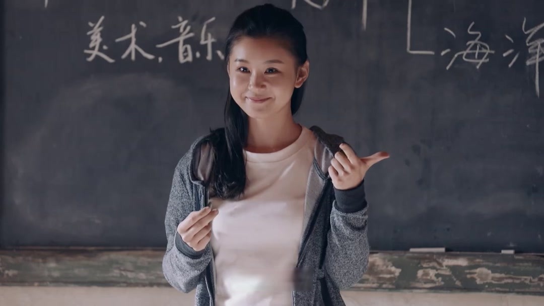 《花开山乡》麦西在教室上课 学生突然要去上厕所