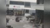 【广东】男子高空扔下铁床砸伤清洁工:头部缝了四五十针