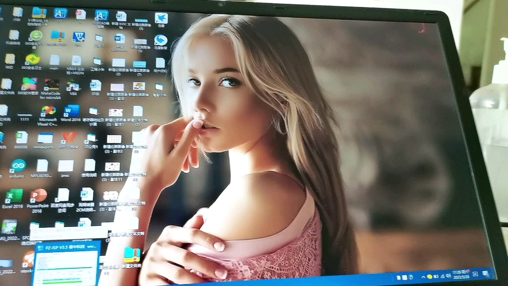 上位机(vb)通过es P8266模块在局域网控制51单片机小车