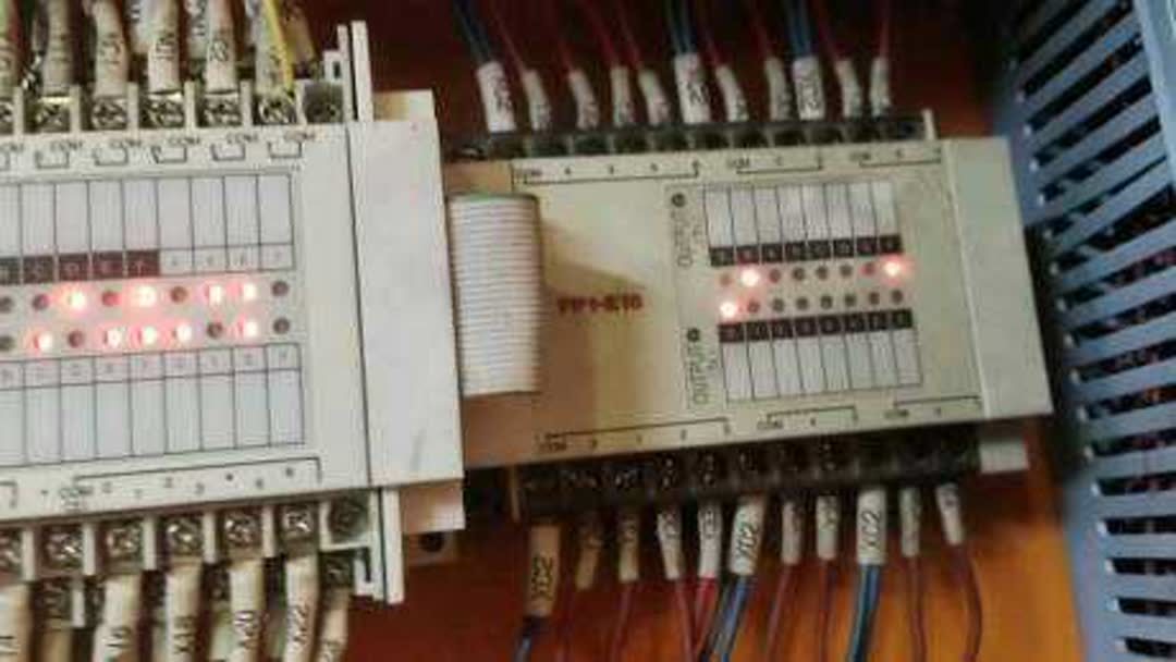 125T冲床，生产工说是开关坏，经检查，却是光电开关出故障