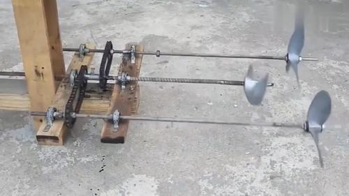 设计一款水上螺旋桨堪称正反转启停自如不知道实际效果咋样