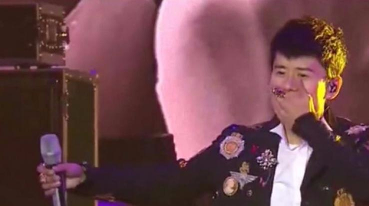 当《还珠格格》主题曲碰上张杰,一开口我就沦陷了!超好听