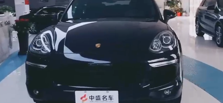 2016款保时捷-卡宴,看完外观内饰后,给个不喜欢的理由!