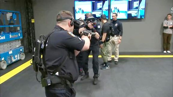 纽约警方用VR演练枪击案:模拟真实情况 画面略鬼畜