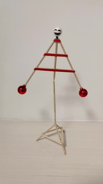 一次性筷子制作的小玩意。