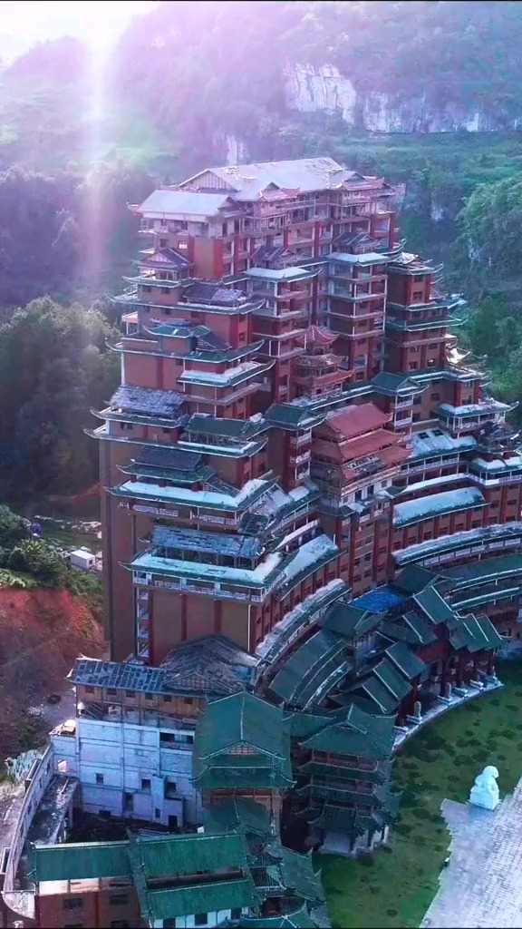 贵州奇特建筑水司楼",全木质框架榫卯结构