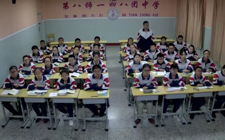 【有完整视频】部编人教版九年级下册数学《27.2.1相似三角形的判定(...