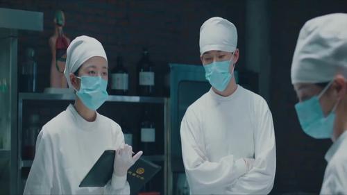 法医秦明:受害者体内有冰渣,秦明一眼看出真相,新人却不理解