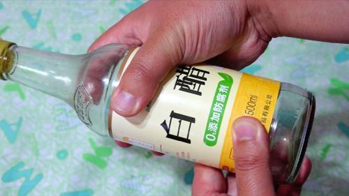 白醋只用在烹饪上就太可惜了,教你8大妙用,一年帮你节省几百元