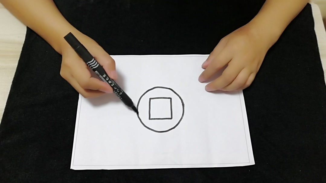 不连笔,一笔画出天圆地方,你能做到吗?揭秘后方法很简单!