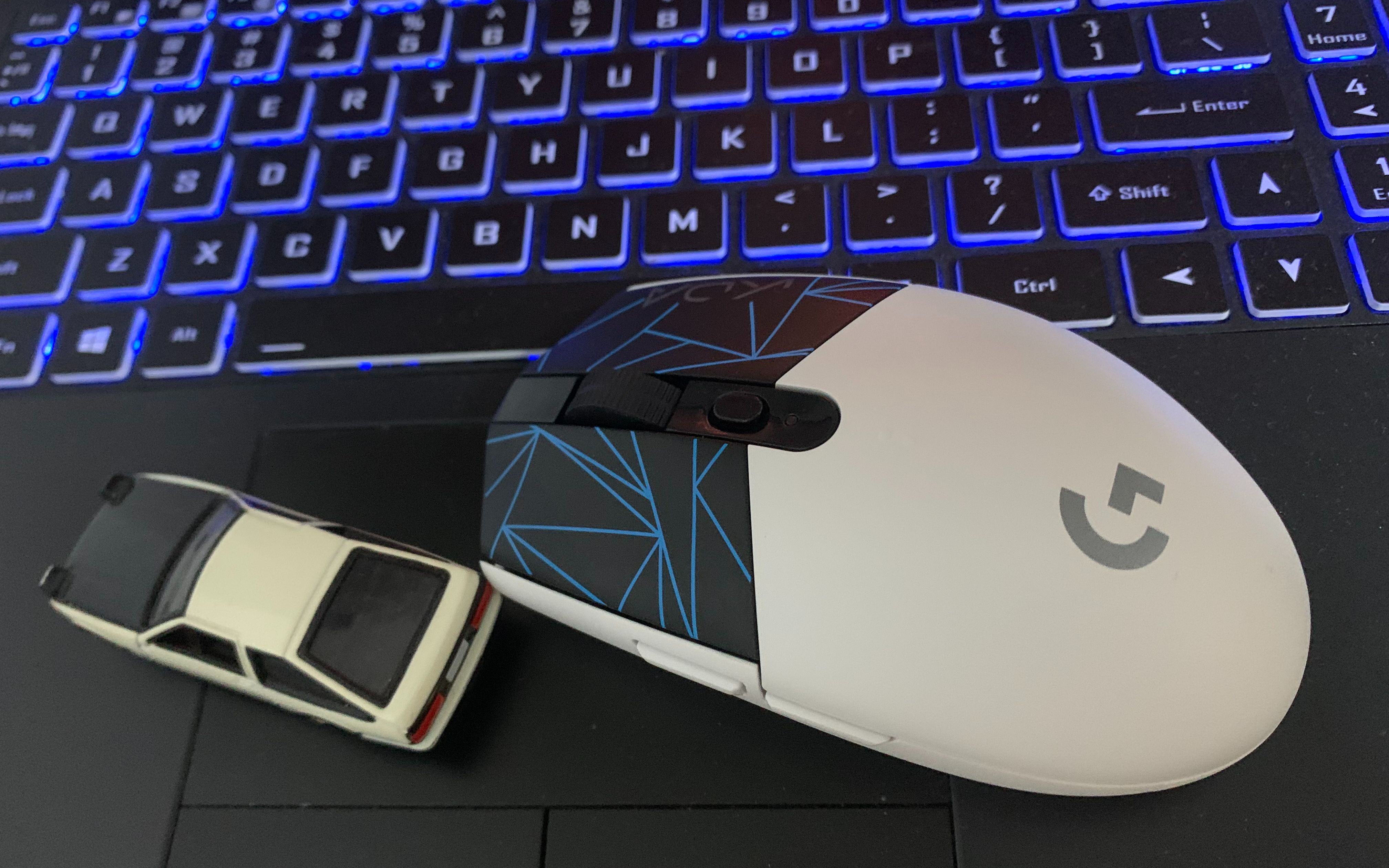 罗技g304 K.D.A.限定版—某东自营也能买到”二手“货? 体验开箱视频