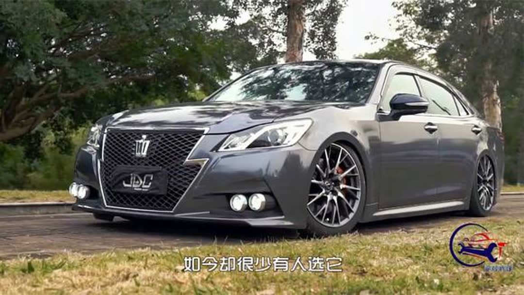 被忽略的丰田皇冠，配2.0T四缸+8AT，25万起