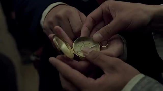 傻小伙抢到了日本人的指南针,却不知道指南针的用处首长大喜解说