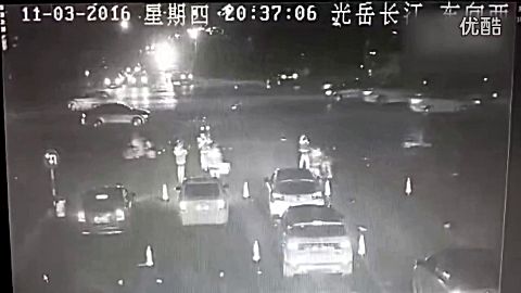 聊城一司机遇查酒驾竟然撞飞交警