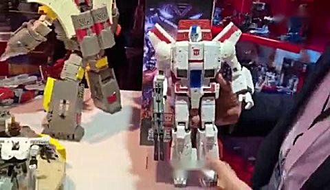 变形金刚围城系列天火