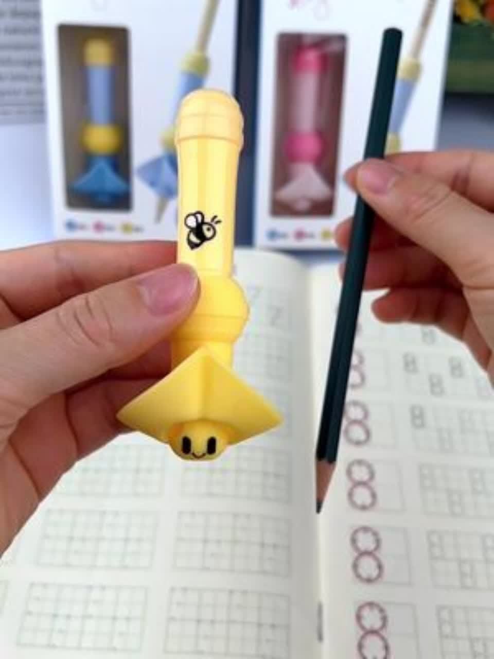 能让普通铅笔秒变正姿笔的#握笔器 来啦!正确的#握笔姿势 自然养成,还...