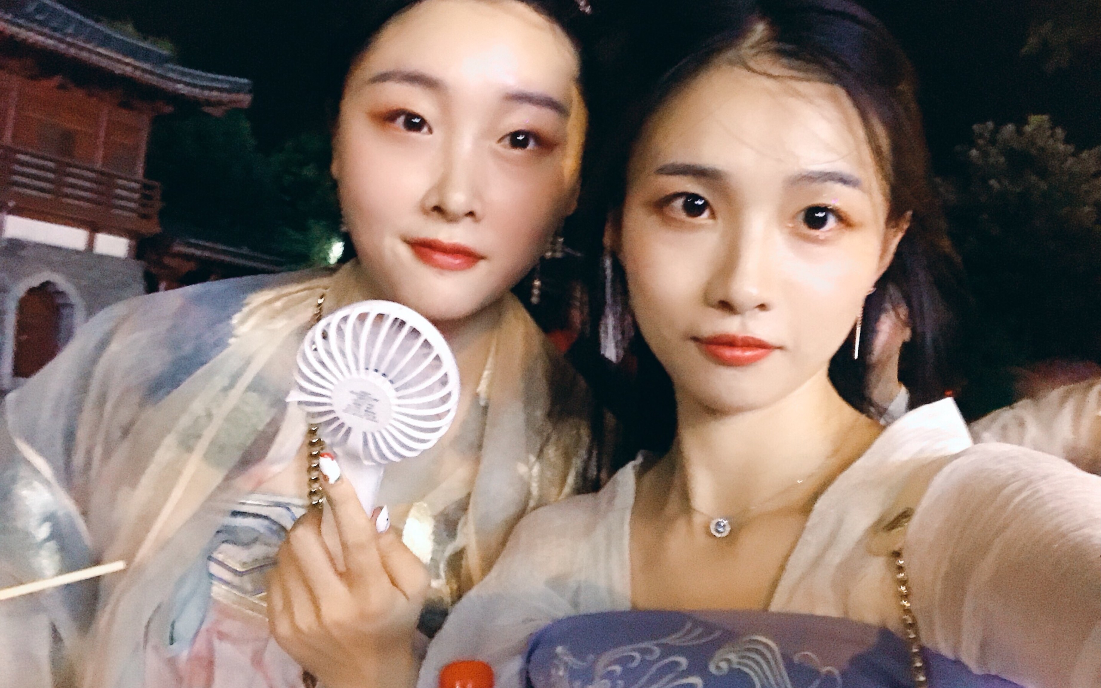 一只蓝蓝酱vlog.03|游园灯会|中秋登台祭月|汉服出行|手作莲花灯|同袍...