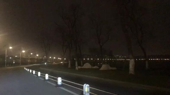 因为誓言不敢听,因为承诺不敢信,所以放心着你的沉默