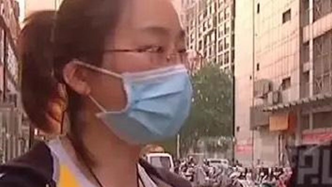 孩子在幼儿园被咬伤,家长气愤又无助,竟反咬回去?