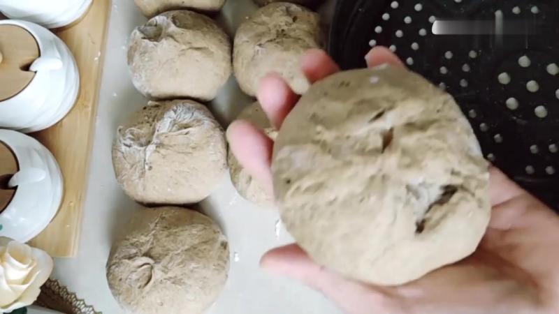荞麦面馒头在家做,做法简单,多吃身体健康,减肥时最佳主食