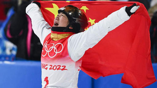 徐梦桃身披红旗,大喊我是第一吗? 是的,你是!你是第一!