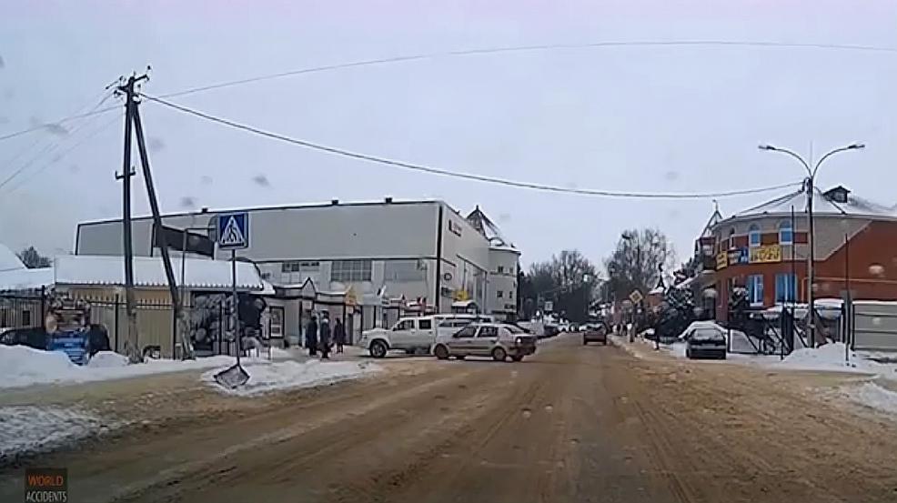 行车记录仪下的,惨不忍睹车祸视频集锦,远离车祸,安全出行