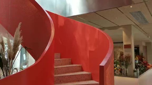 走过咖啡屋 …忍不住慢下了脚步 ☕,我知道你依然还在 ߙ