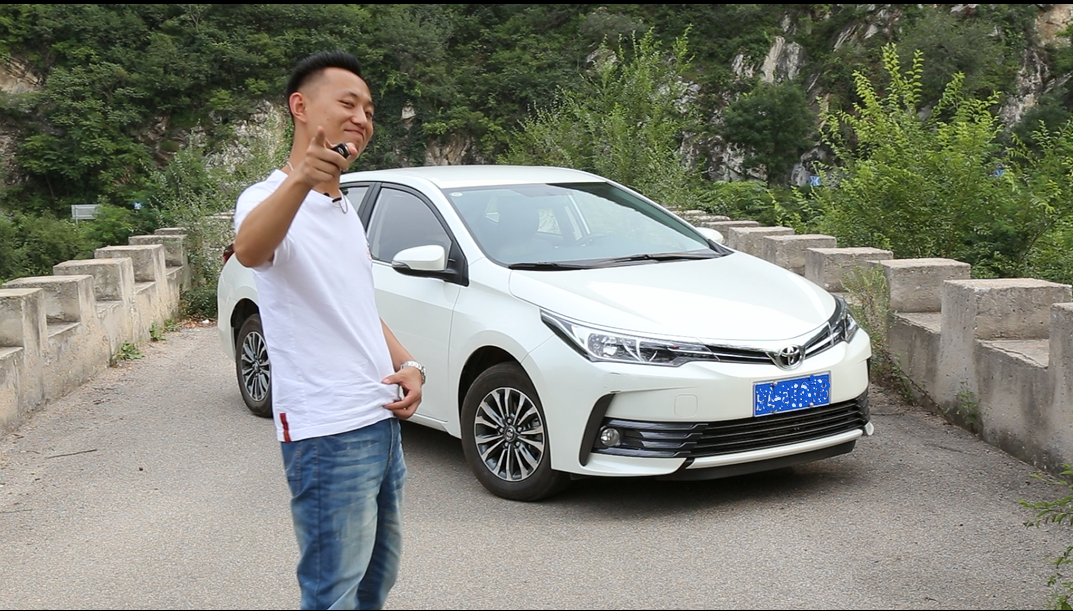 1.2T卡罗拉:方向偏保养贵有色差,油耗6.9动力不输1.8