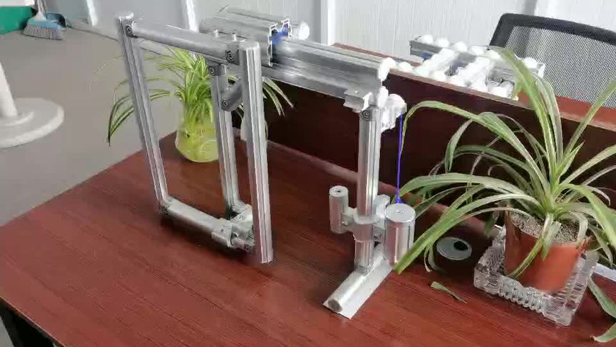 自动复位机构 通常用于安全门,利用人体重力打开门