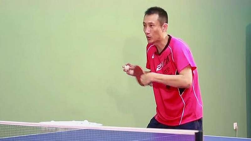 乒乓球教学:如何一步步练就“反手撕”?看完视频你就明白了