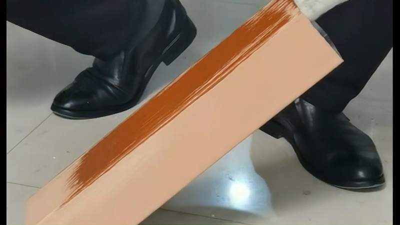 云南钢结构上做仿木纹漆的视频-方钢木纹漆施工工艺分享