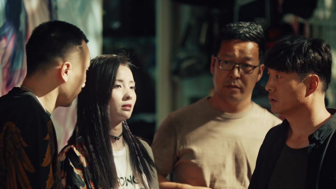 滚动的钢蛋:警察报警找警察? 说出去也太没面子了